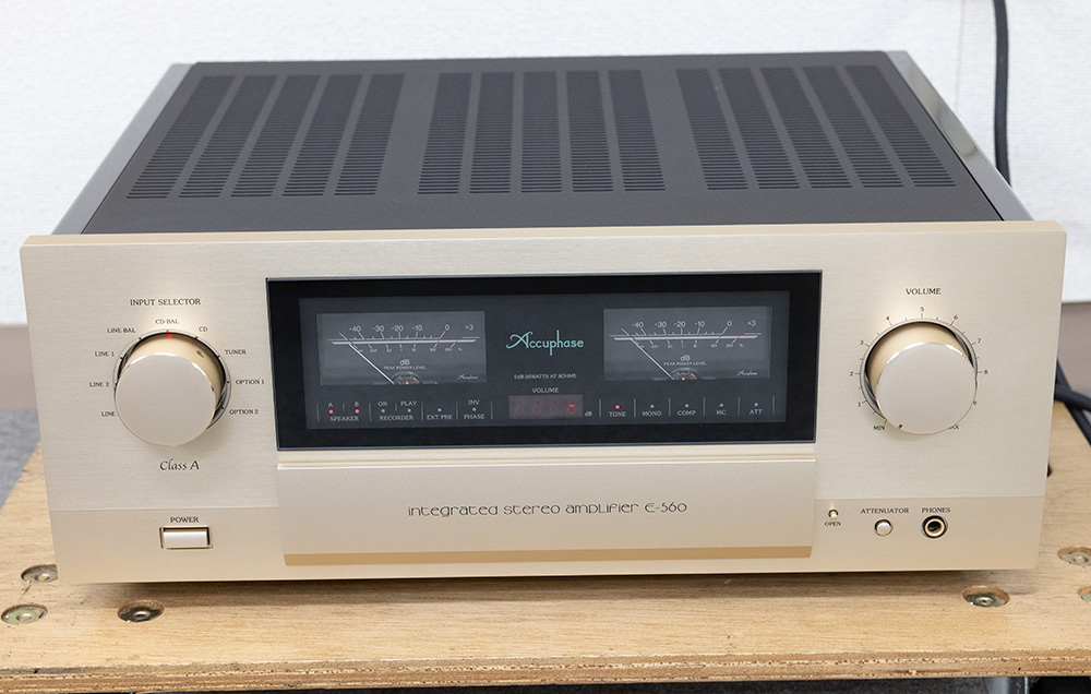 * Accuphase Accuphase E-560 pre-main amplifier : Real Yahoo auction salling